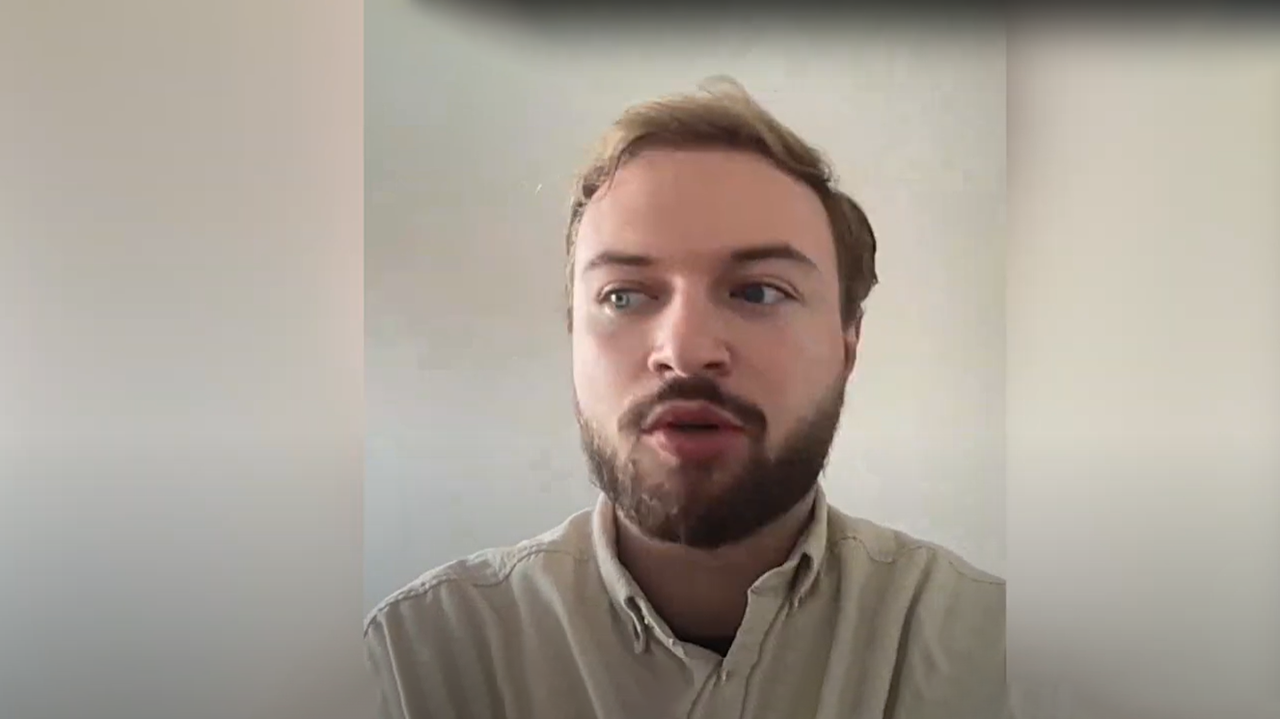 Benedikt fra CBS lærer dansk på Studieskolen